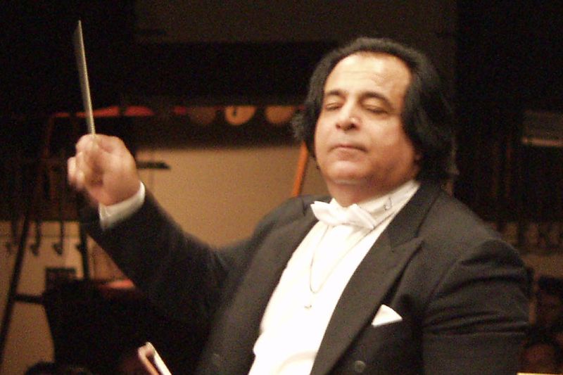 Dirigent des Teheraner Symphonieorchesters tritt zurück | MUSIK HEUTE
